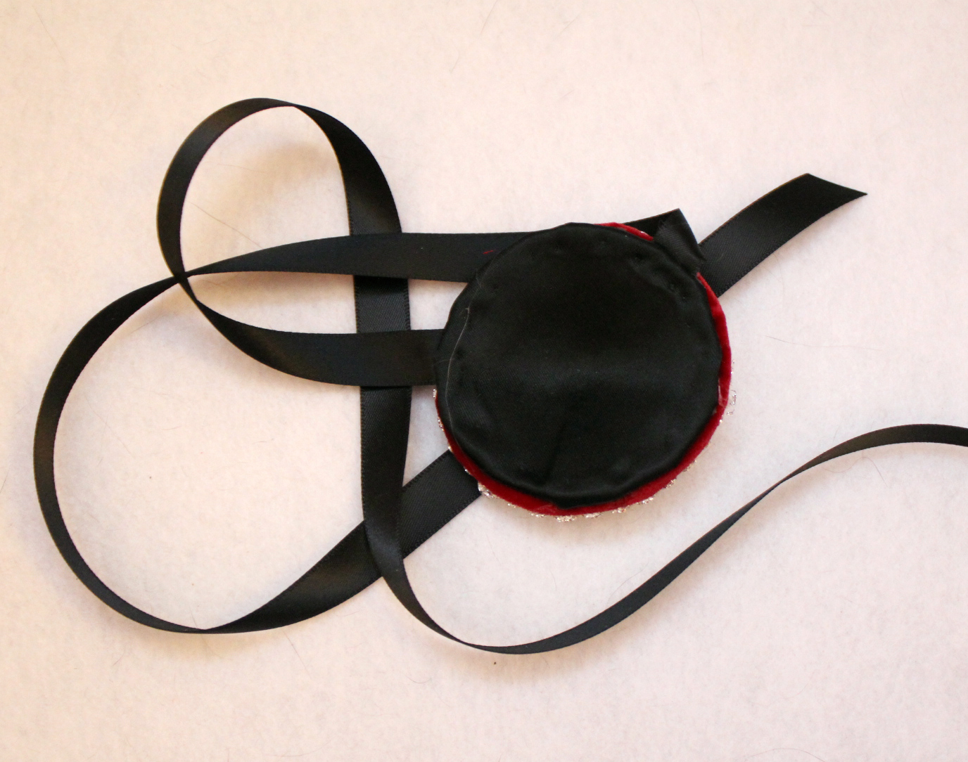 Red Velvet Round Circle Eyepatch Eye Patch White/Silver Trim With Black ...