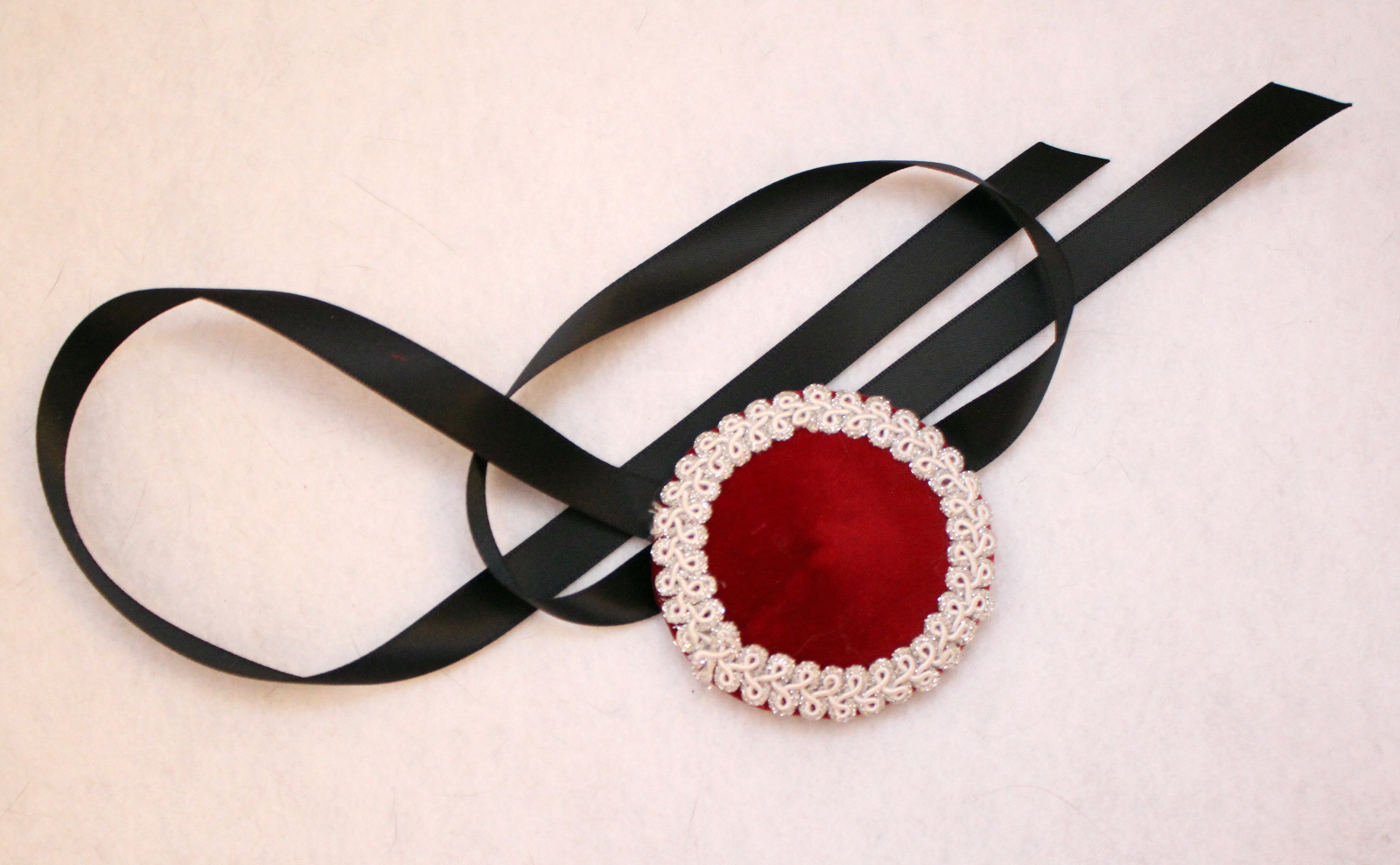 Red Velvet Round Circle Eyepatch Eye Patch White/Silver Trim With Black ...